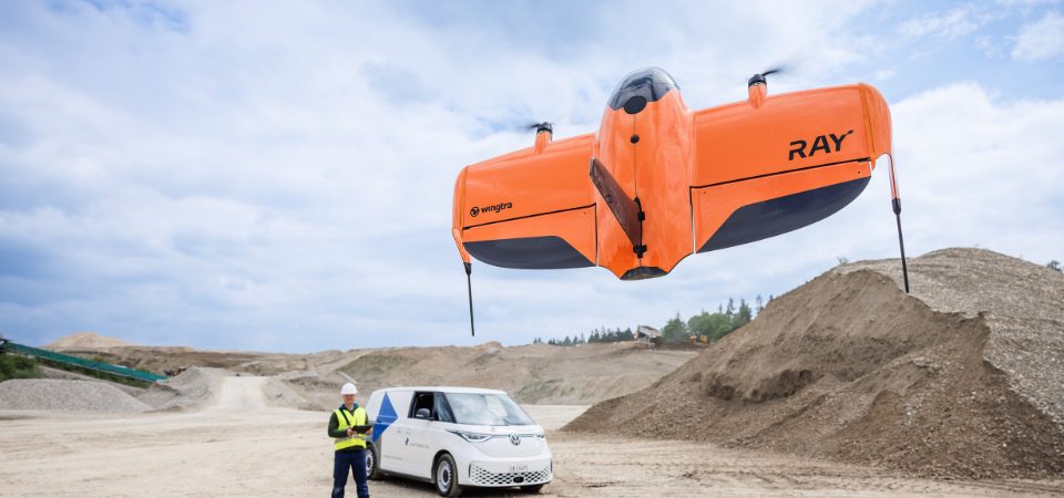 Découvrez WingtraRAY : drone d'arpentage et inspection